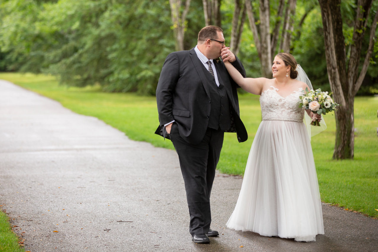 Modern Photography - Calgary Wedding Photographer
